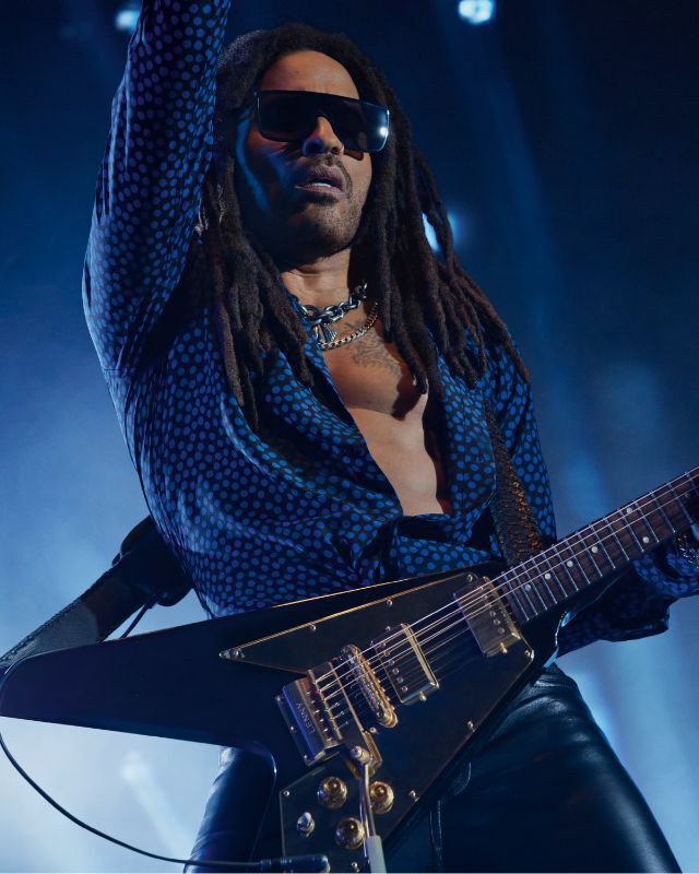 DISCOVER THE LEGENDARY LONG-LASTING Y SCENTS BY YSL BEAUTY.